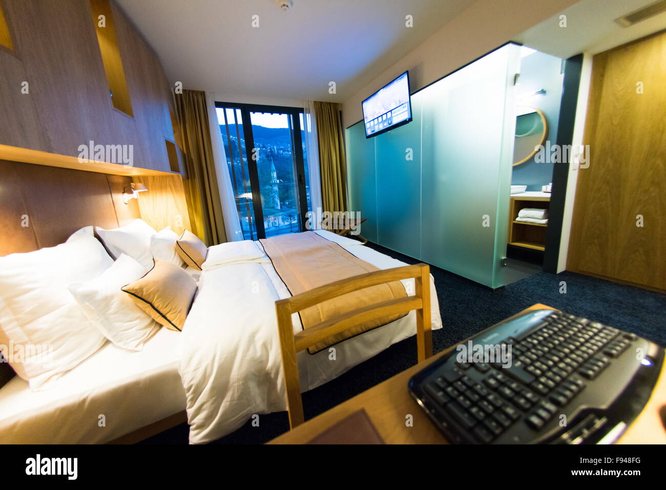 Interior of modern comfortable hotel room Stock Photo - Alamy