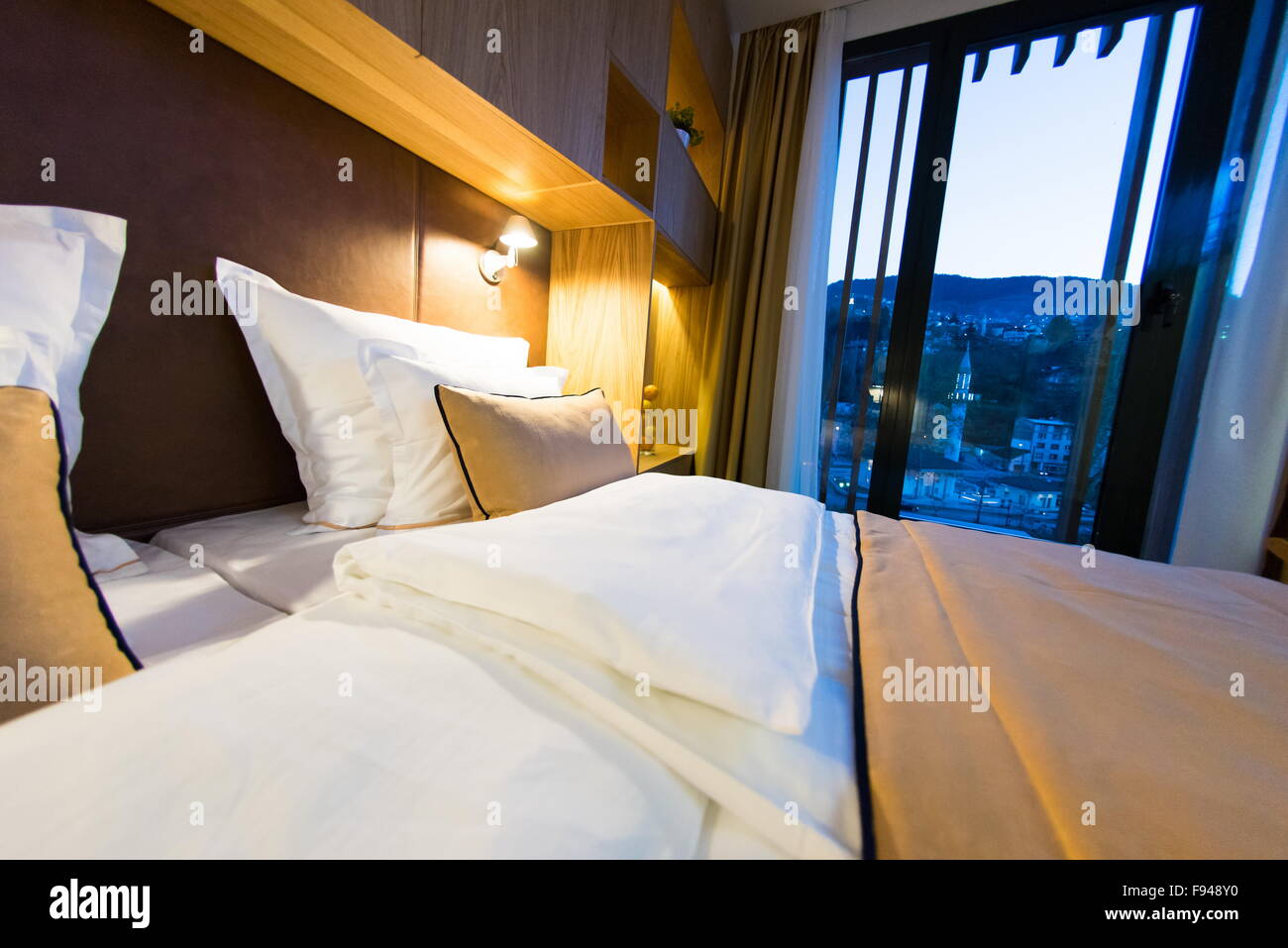 Interior of modern comfortable hotel room Stock Photo - Alamy