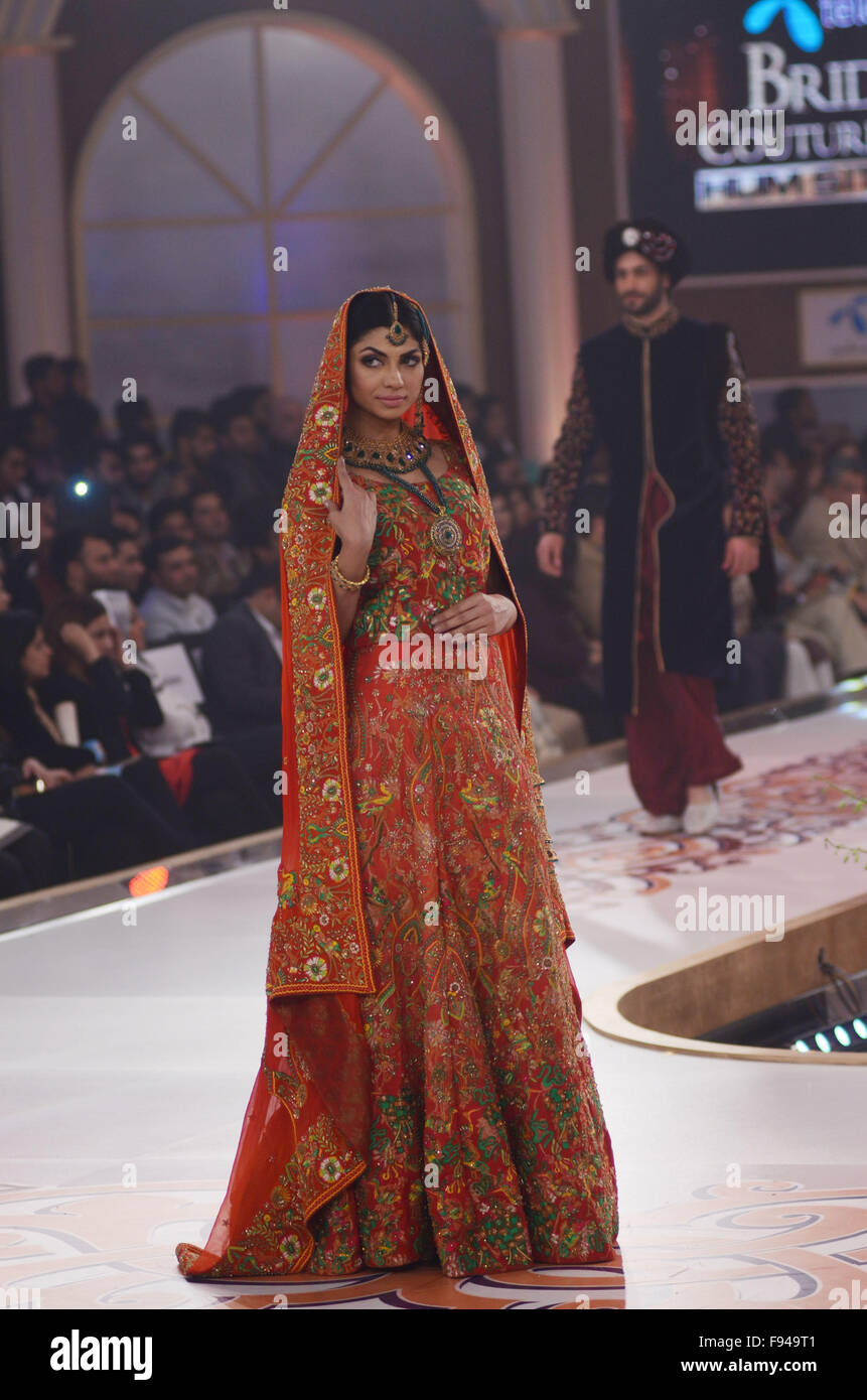 Lahore, Pakistan. 13th Dec, 2015. Pakistani model presents the creation ...