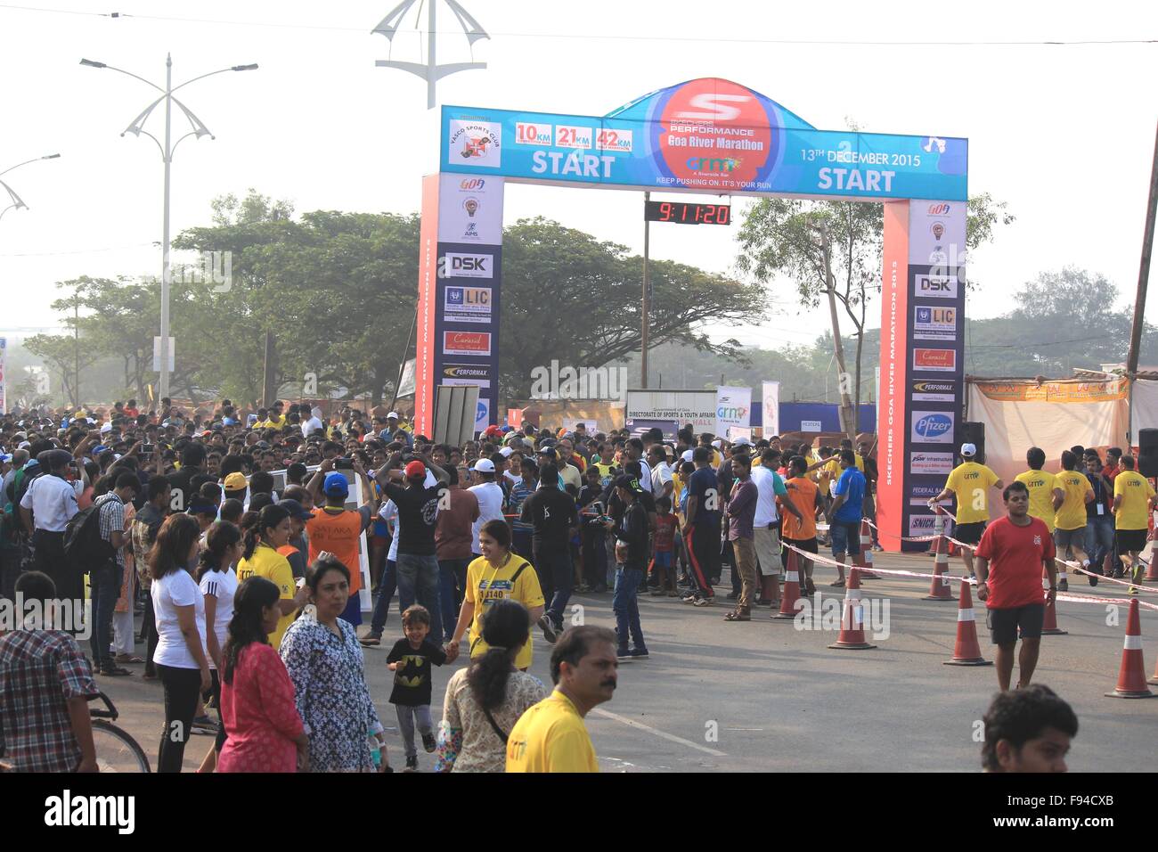 marathon race finishing line Stock Photo - Alamy
