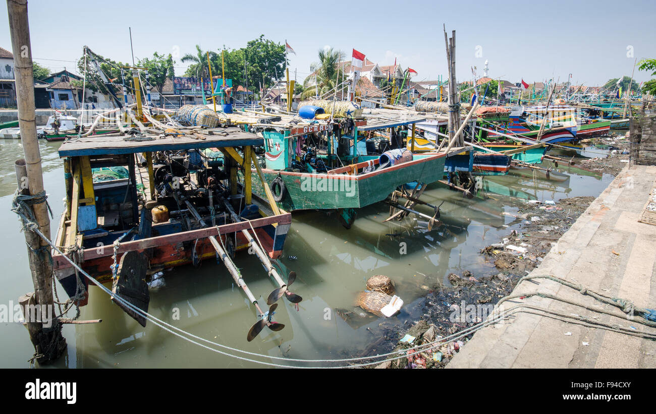 Plastic pollution river hi-res stock photography and images - Alamy