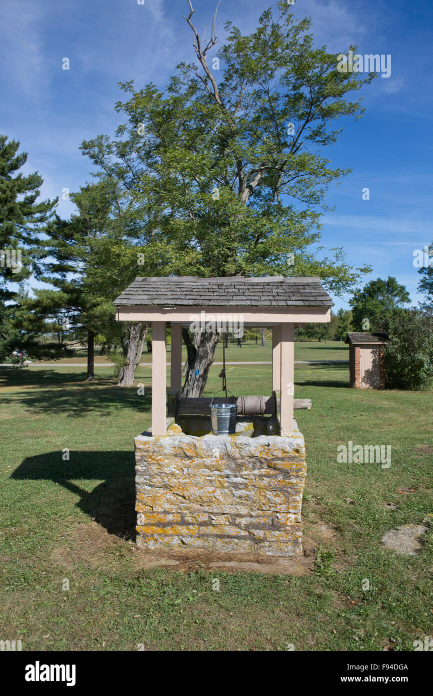 Water well bucket hi-res stock photography and images - Alamy