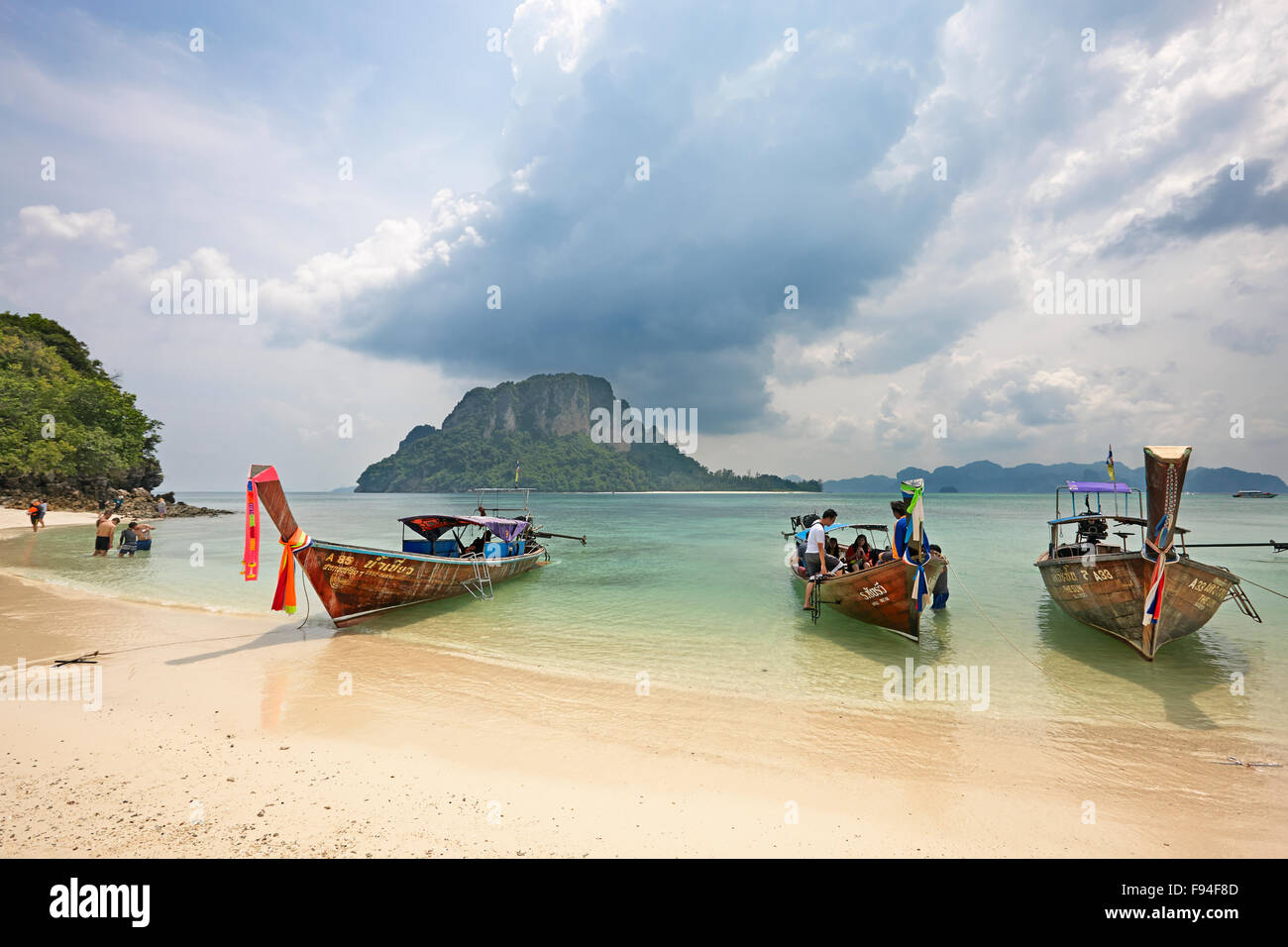 Tup island long tail boats hi-res stock photography and images - Alamy