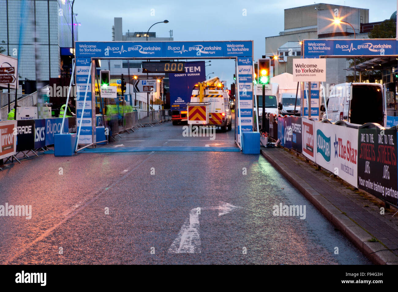 Preparation for the Great Yorkshire Run Stock Photo - Alamy