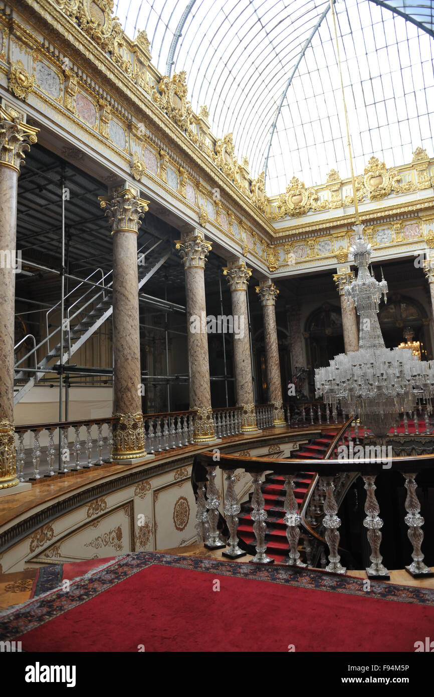 visit turkey istambul most famous place dolmabahche royal sultan palace ...