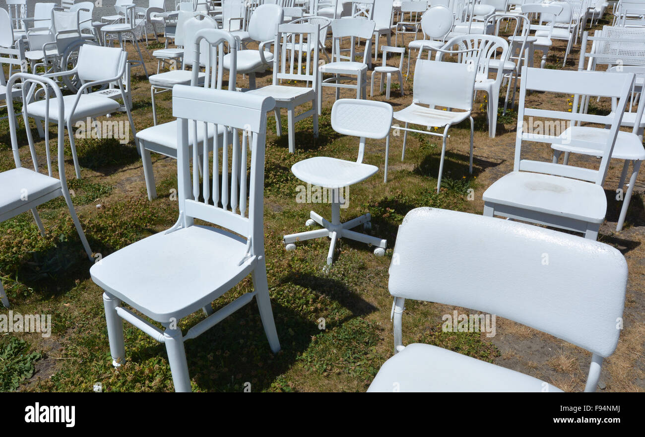 185 White Chairs High Resolution Stock Photography and Images - Alamy