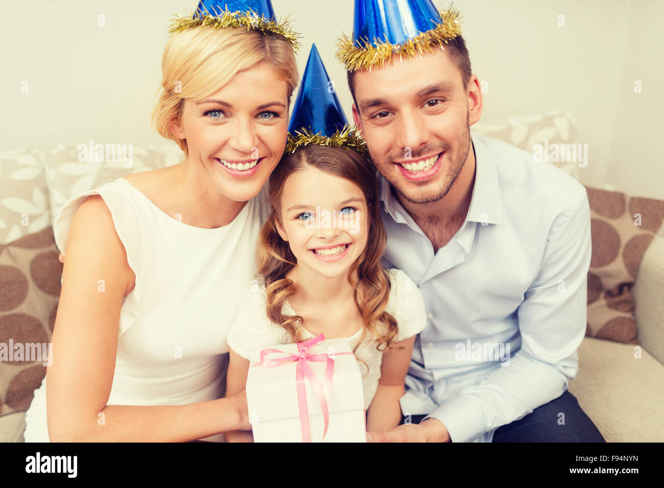 happy family with gift box Stock Photo - Alamy