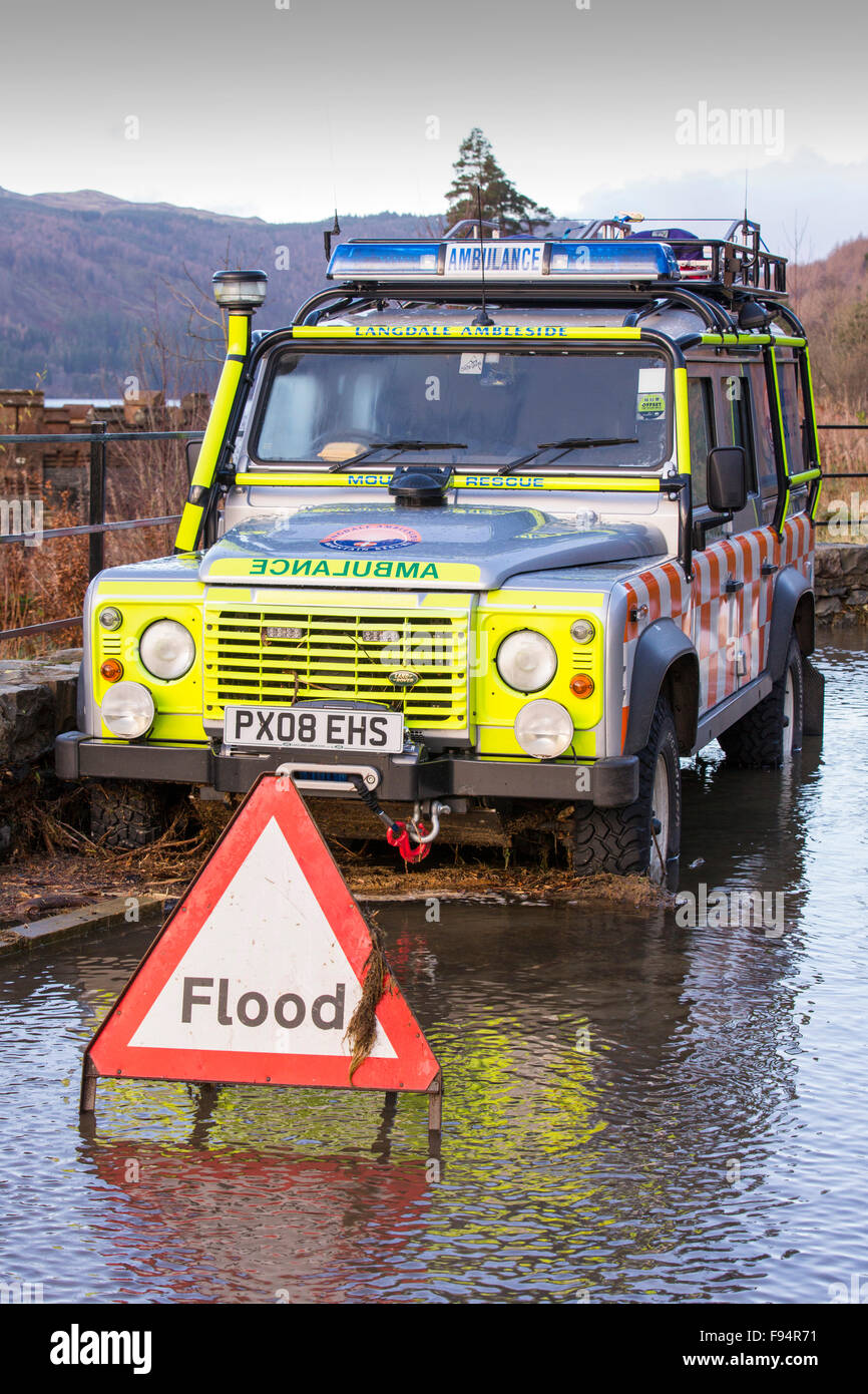 Car flood uk rescue hi-res stock photography and images - Alamy