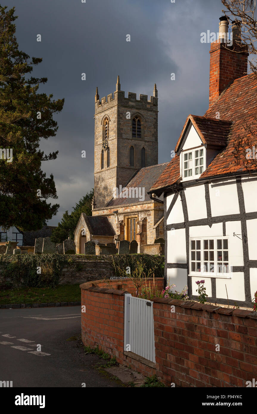 Church and cottage at Welford on Avon, Warwickshire, England Stock ...