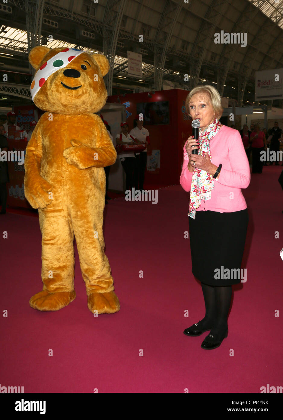 Mary Berry and Pudsey opens the BBC Good Food Bakes & Cakes Show at ...