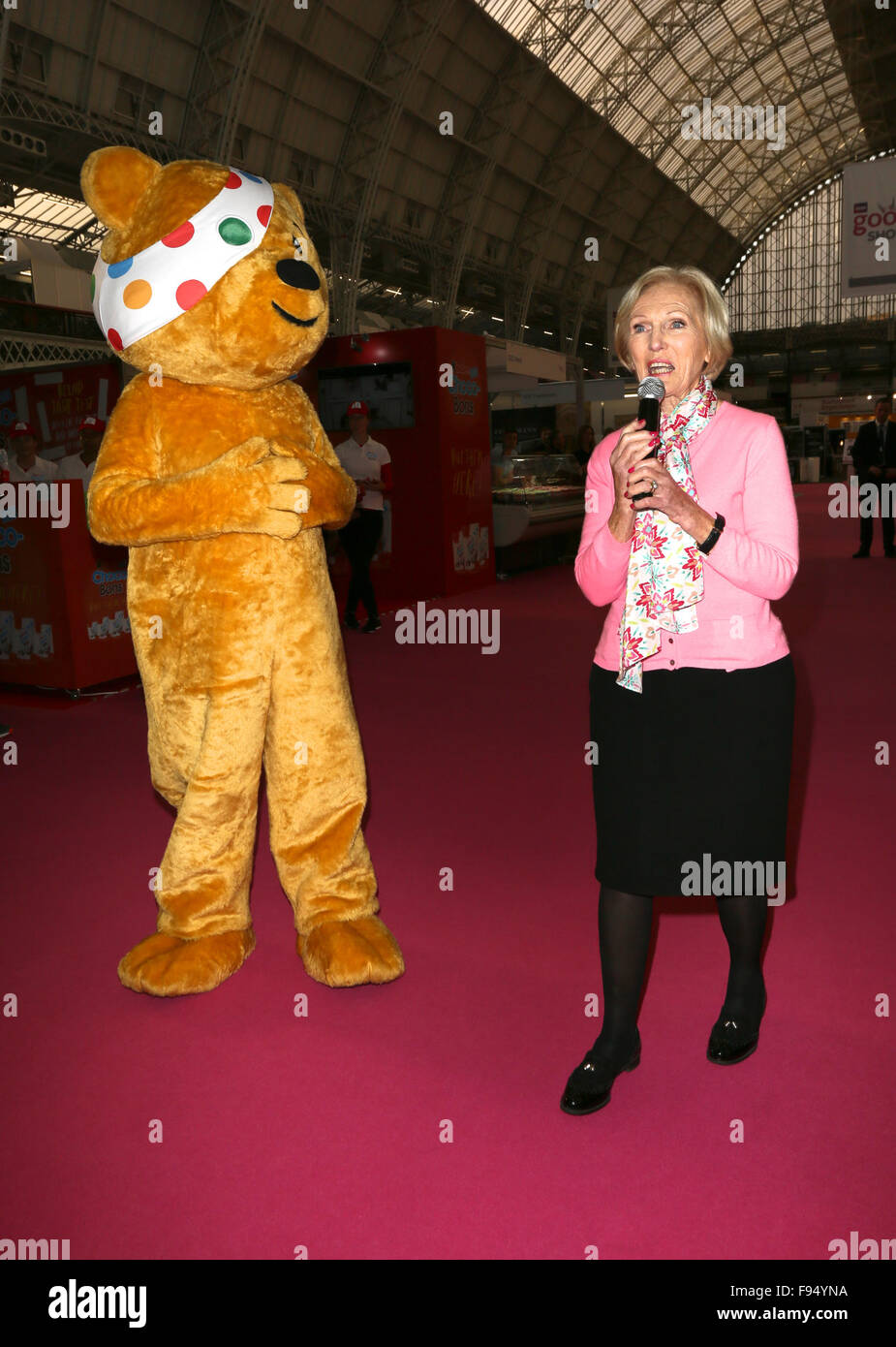 Mary Berry and Pudsey opens the BBC Good Food Bakes & Cakes Show at ...