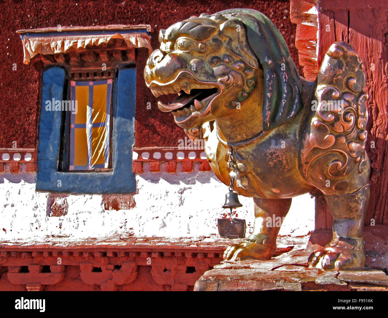 Potala palace interior hi-res stock photography and images - Alamy