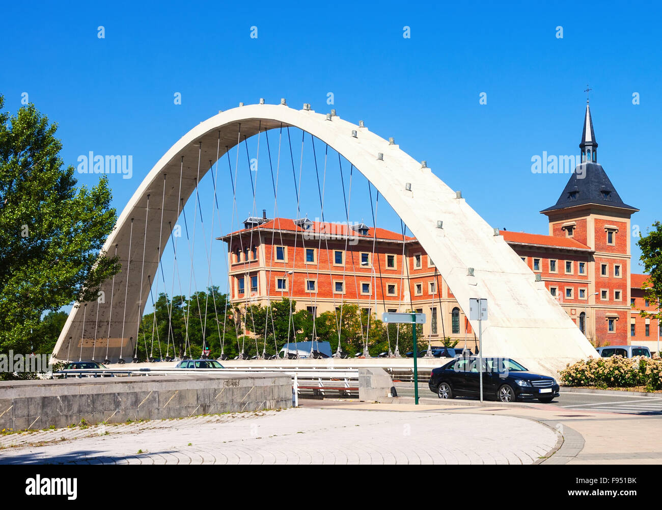 Pamplona bridge over arga river hi-res stock photography and images - Alamy