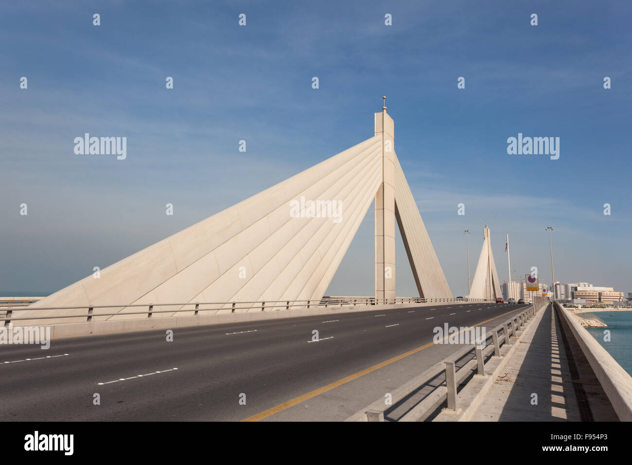 Bahrain bridge hi-res stock photography and images - Alamy