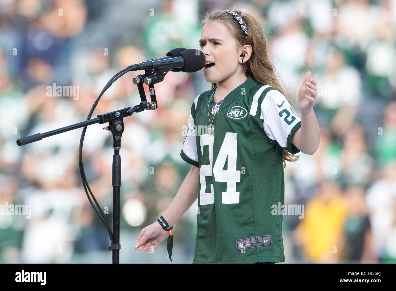 East Rutherford, New Jersey, USA. 13th Dec, 2015. Brianna Collichio ...