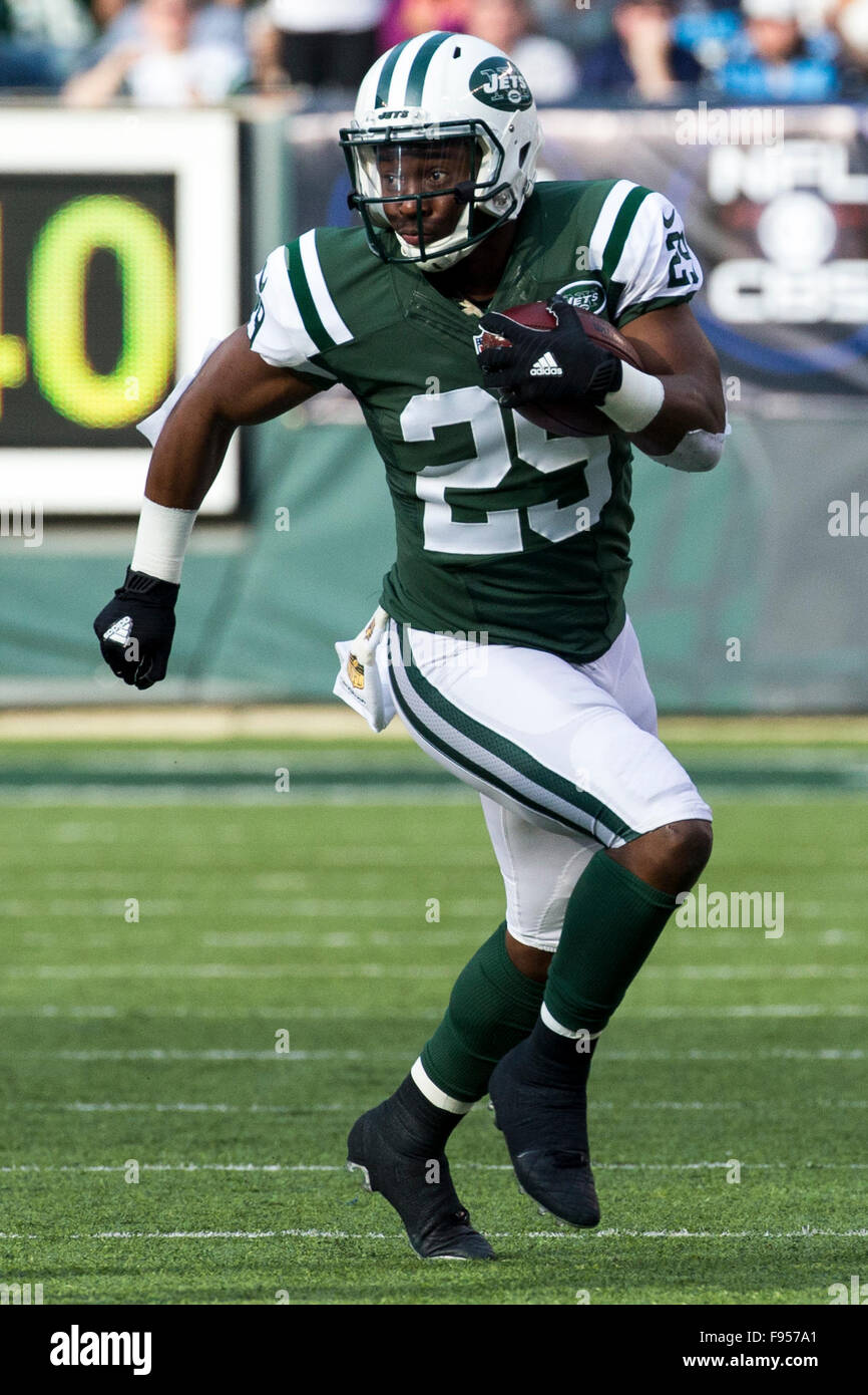 December 13, 2015, New York Jets running back Bilal Powell (29) runs ...