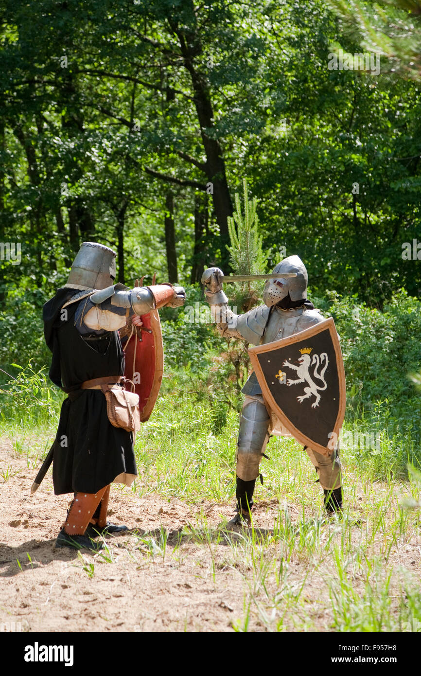 Knights in armor hi-res stock photography and images - Alamy