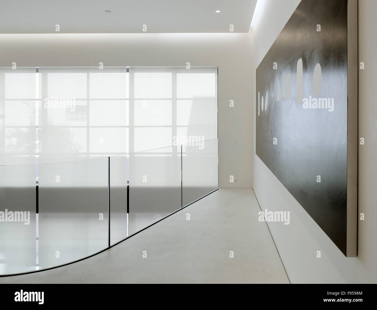 Minimalist interior atrium hi-res stock photography and images - Alamy