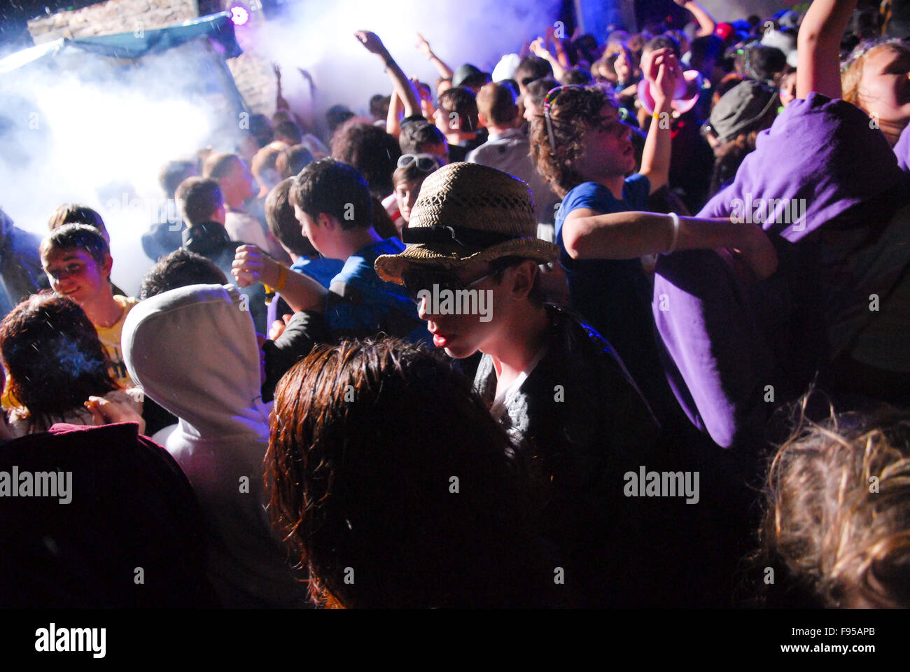 Clubbers lights hi-res stock photography and images - Alamy
