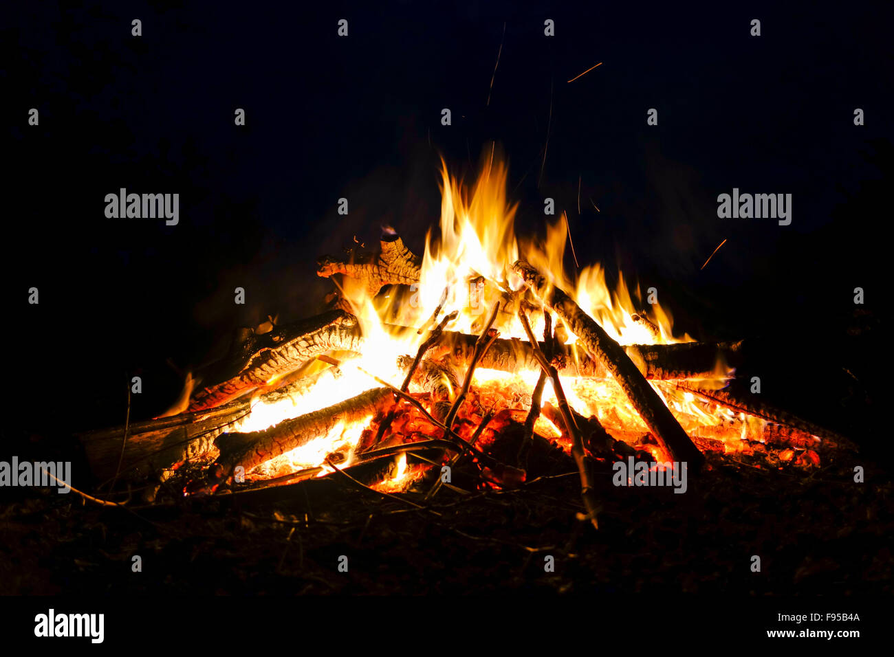 Coal burning fires hi-res stock photography and images - Alamy