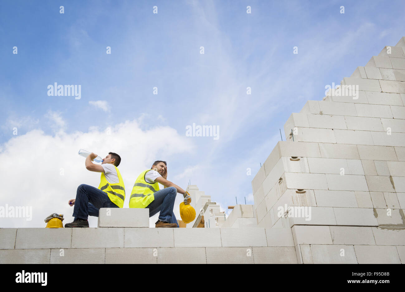 Construction worker drink water hi-res stock photography and images - Alamy