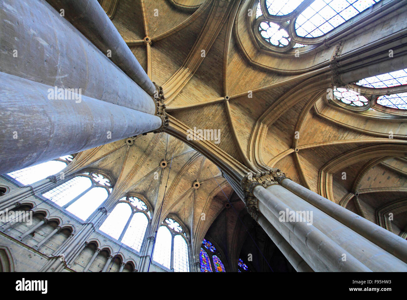 Reims cathedral interior hi-res stock photography and images - Alamy