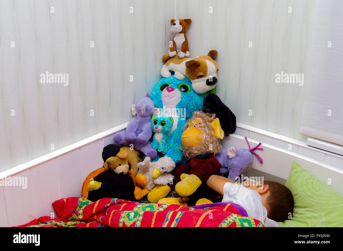 Child sleeping in bed night hi-res stock photography and images - Alamy