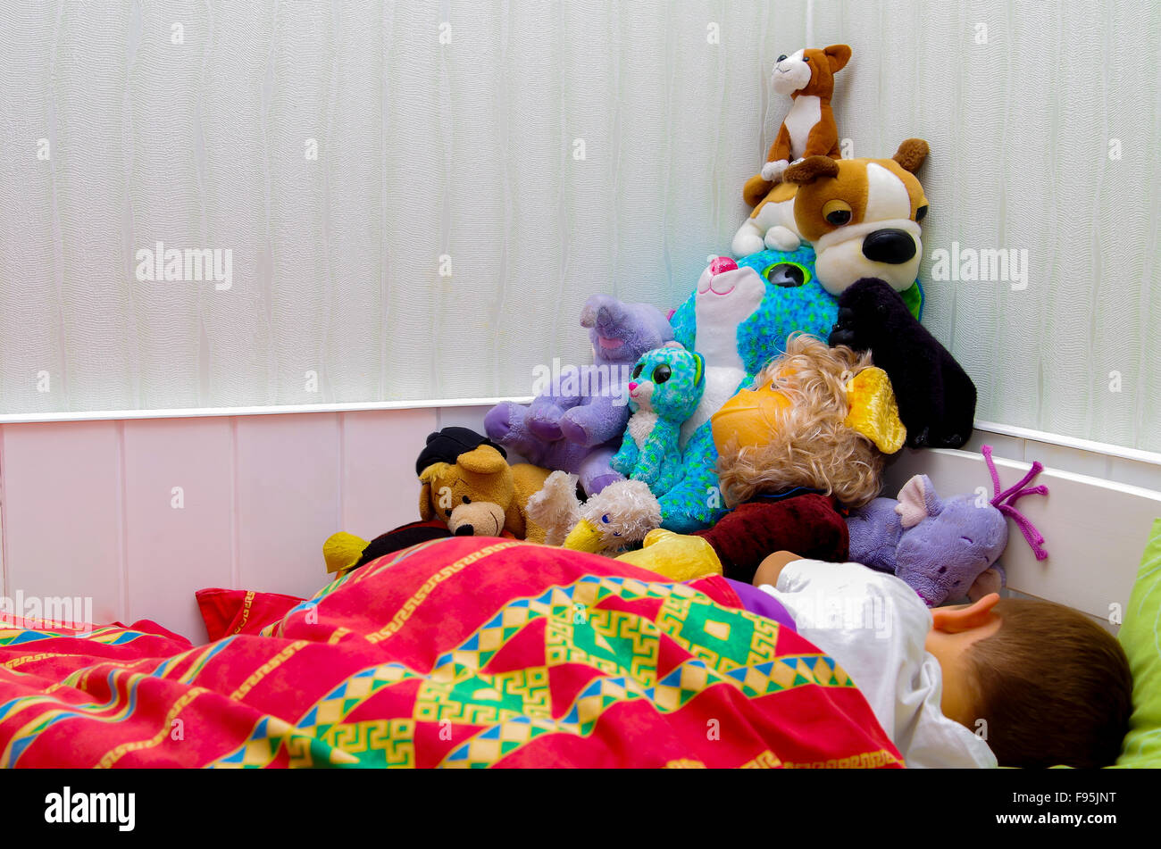 Child sleeping in bed night hi-res stock photography and images - Alamy