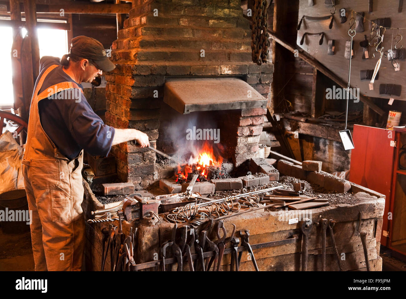 Blacksmith hi-res stock photography and images - Alamy
