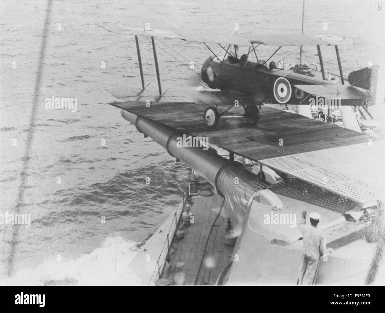 British navy aircraft carriers hi-res stock photography and images - Alamy