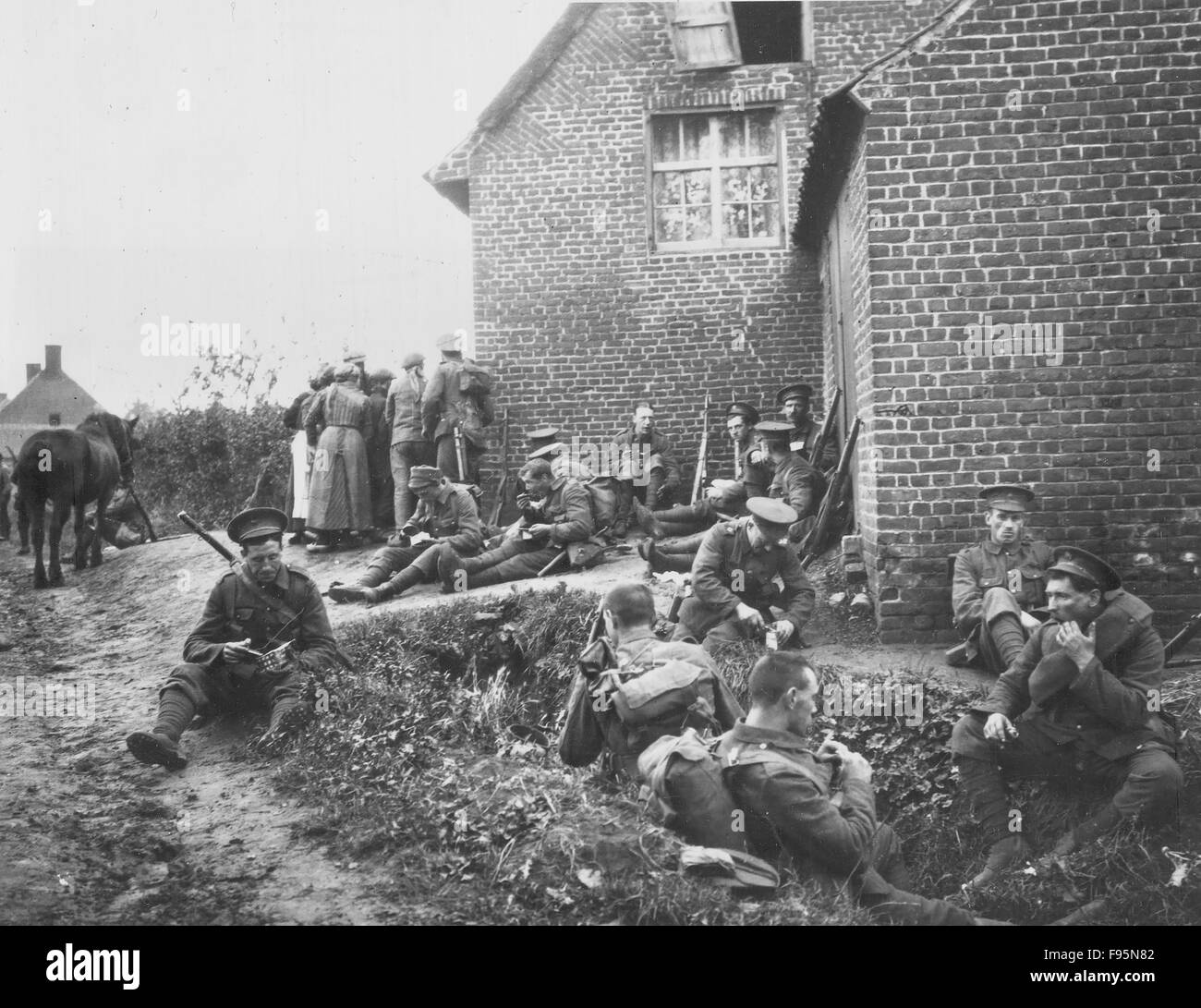 Roadside british hi-res stock photography and images - Alamy