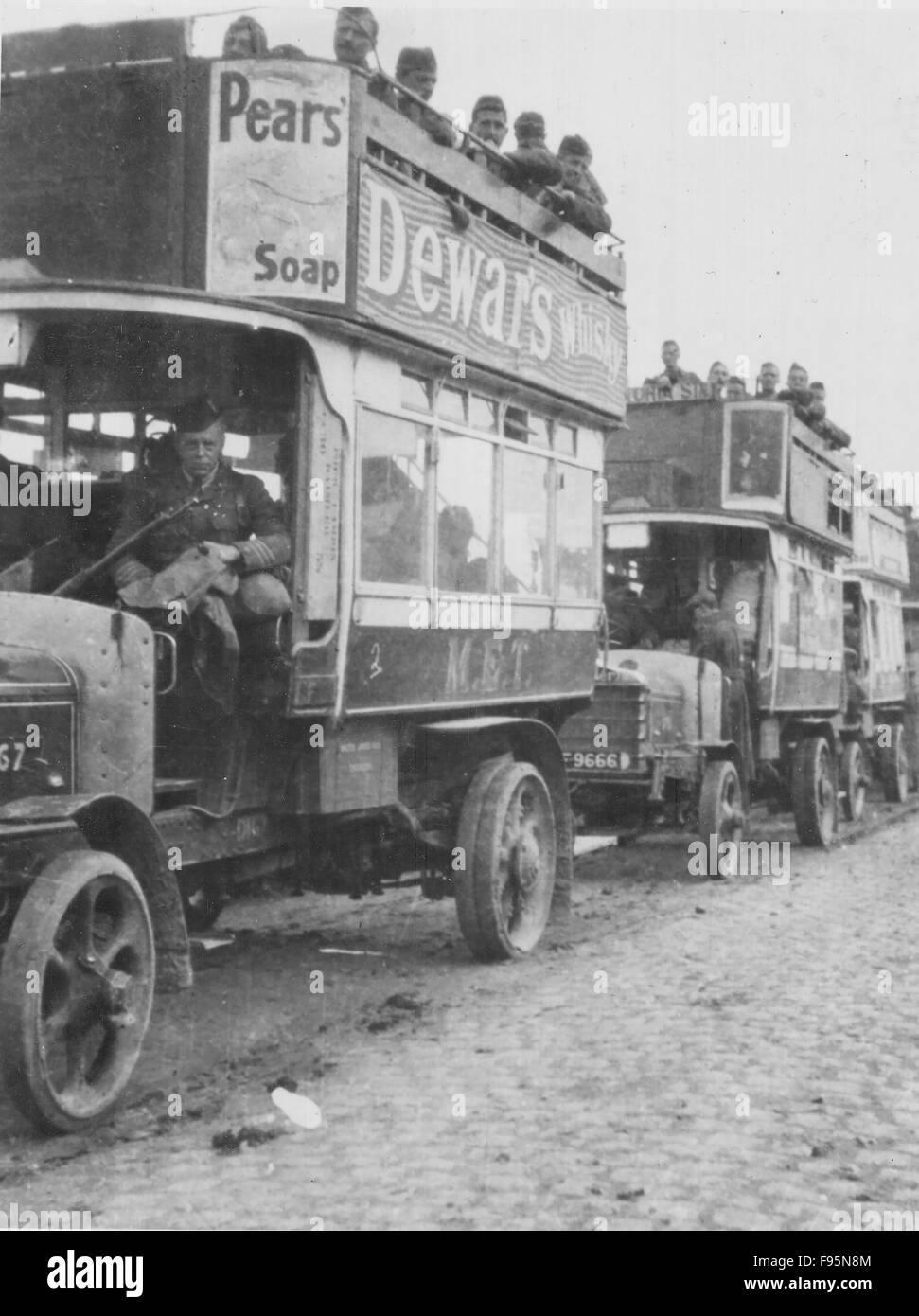 Ww1 battle bus hi-res stock photography and images - Alamy