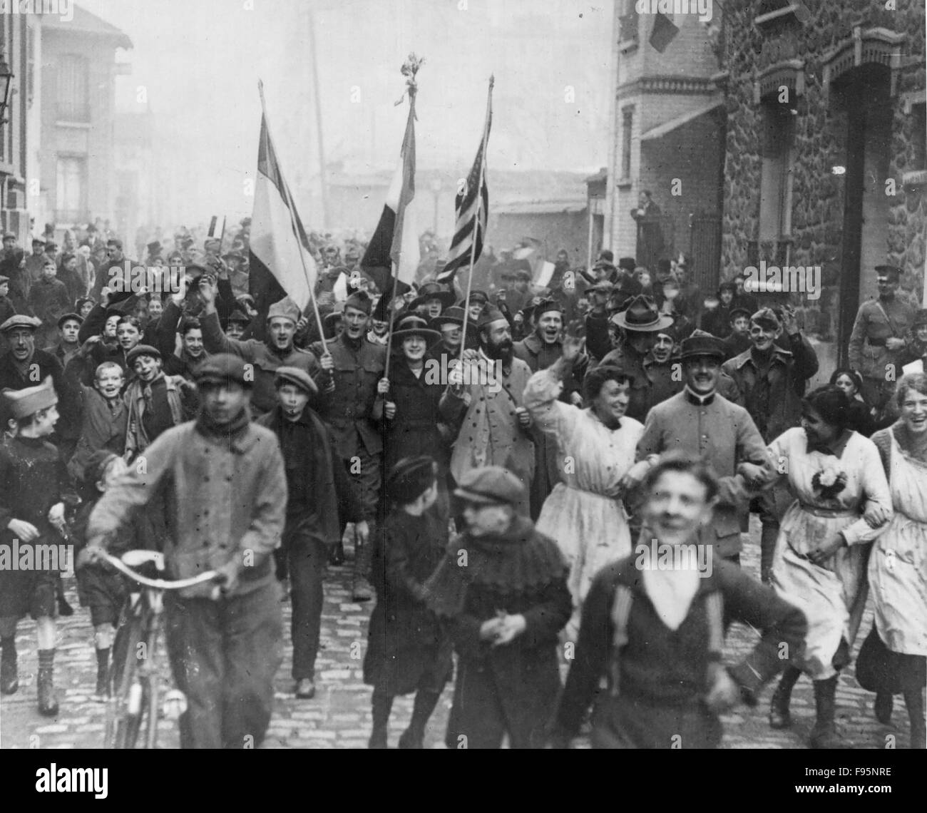 Paris 1918 france hi-res stock photography and images - Alamy