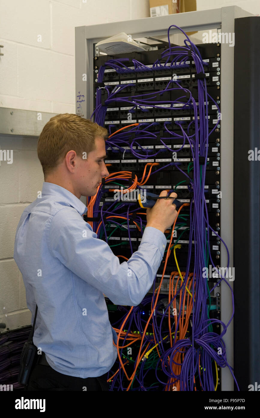 Student testing server hi-res stock photography and images - Alamy