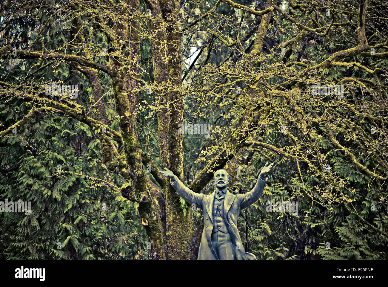 Statue of Lord Stanley at the entrance of Stanley Park in Vancouver ...