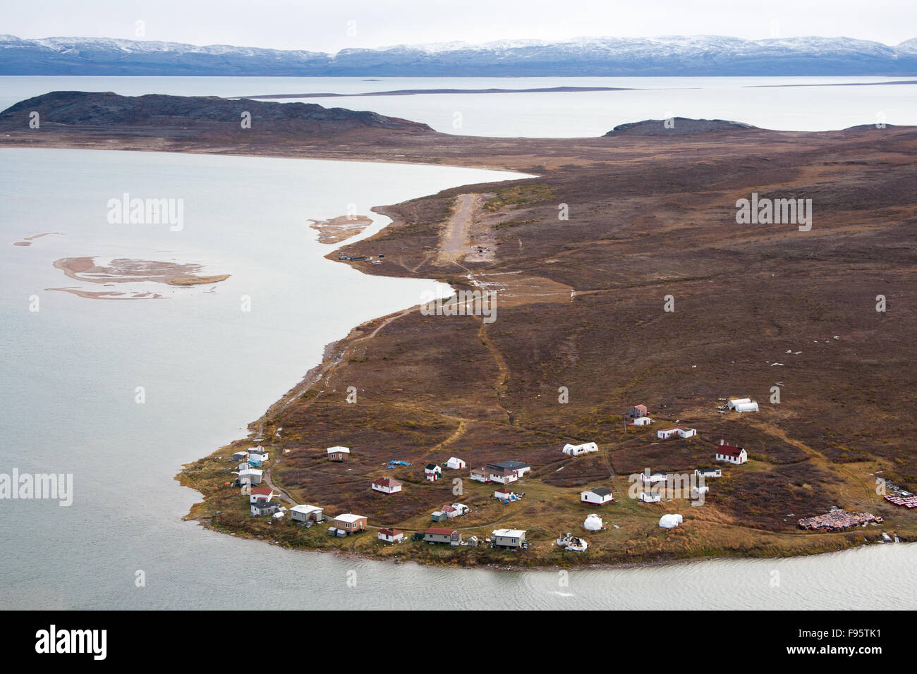 Nunavut town hi-res stock photography and images - Alamy