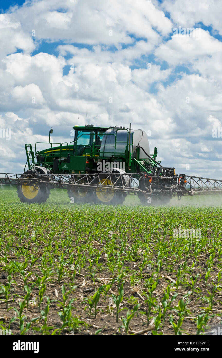 Corn sprayer hi-res stock photography and images - Alamy