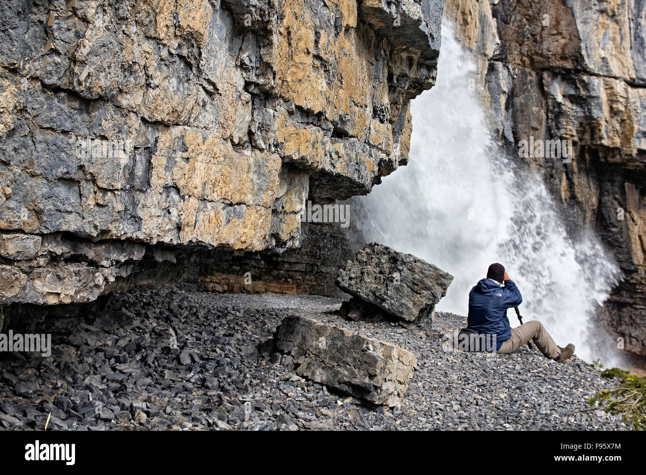 Cascade falls banff national hi-res stock photography and images - Alamy