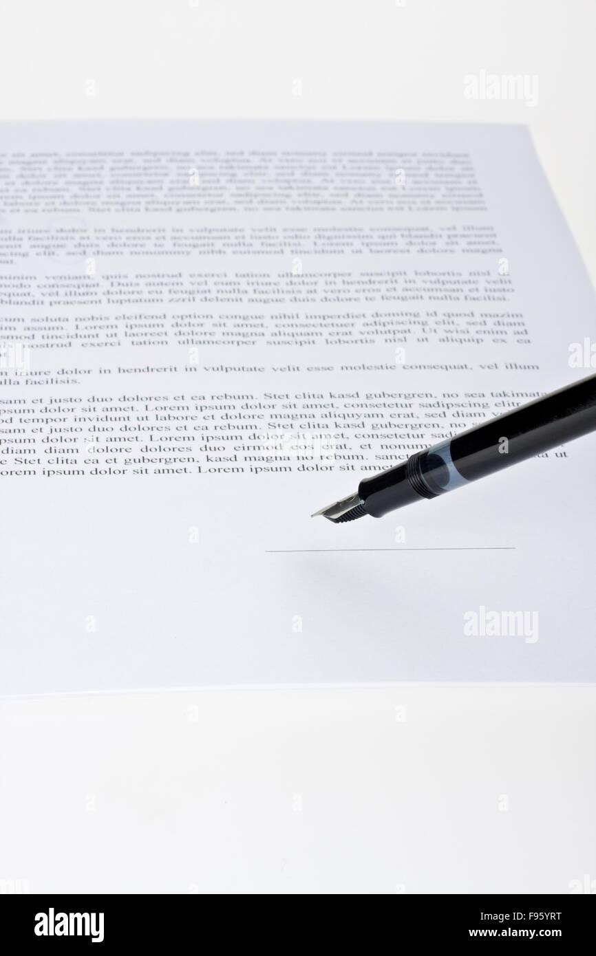 fountain pen ready to sign a contract Stock Photo - Alamy