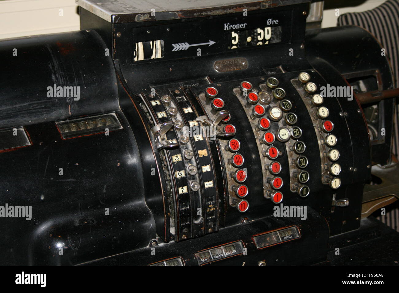 Old fashioned cash machine hi-res stock photography and images - Alamy