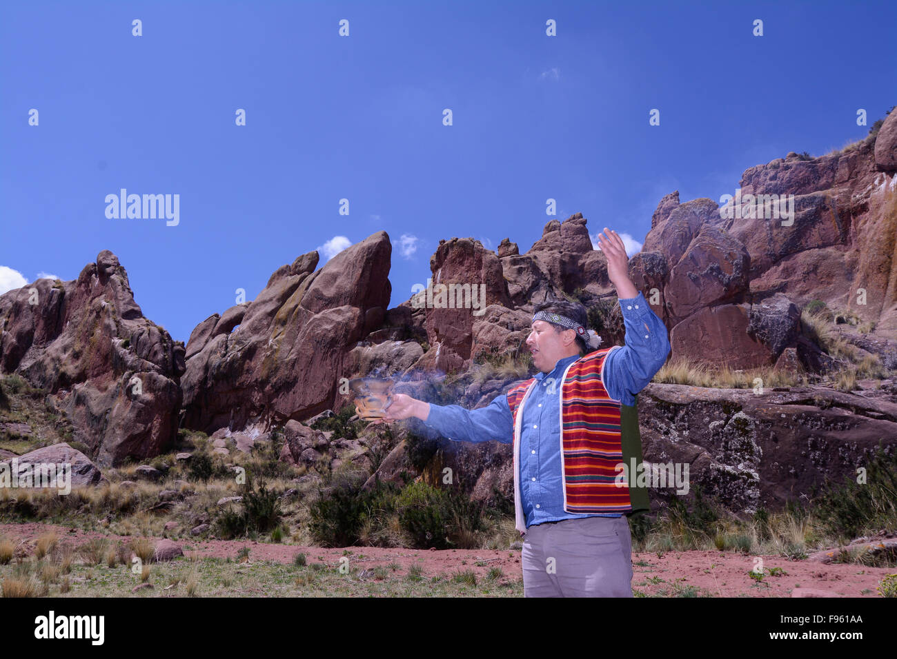 Peruvian shaman conducts ritual at Amaru Muru, a mysterious ‘doorway ...