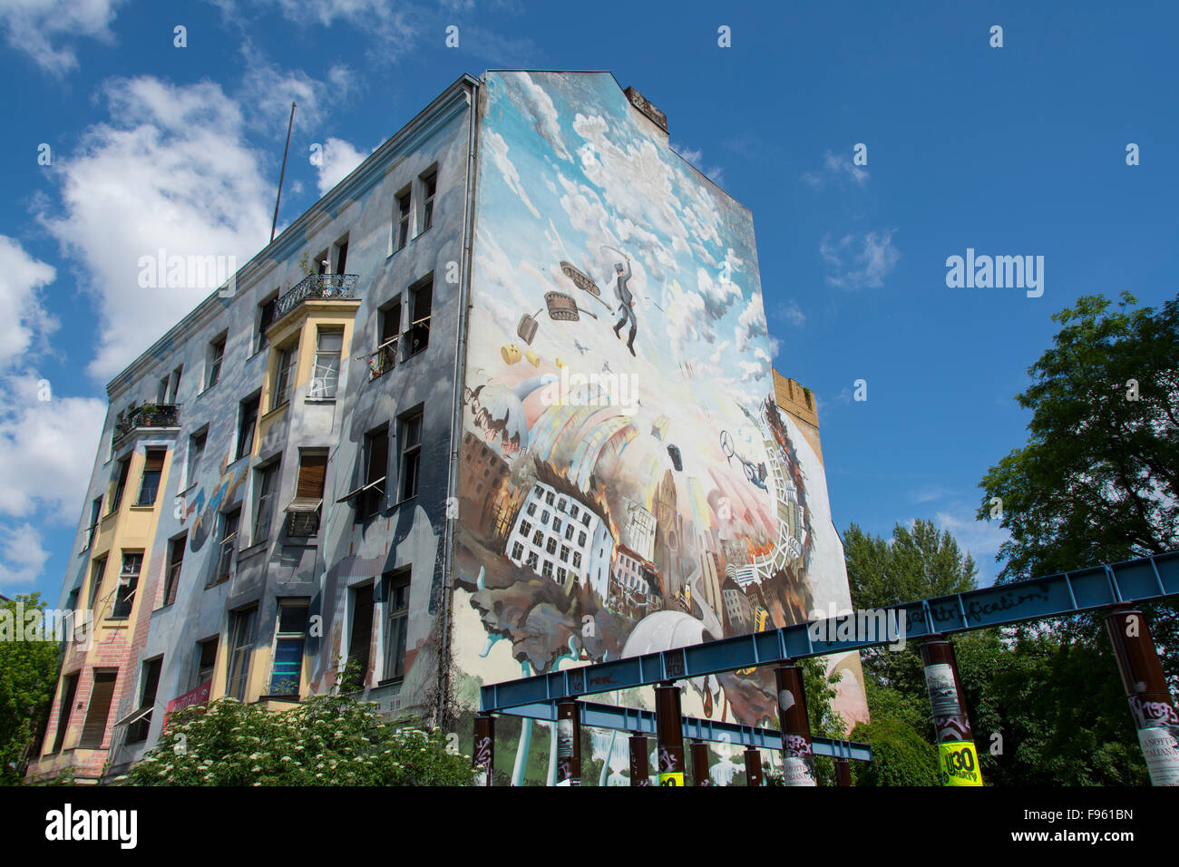 Urban art on squat tenement housing, Berlin, Germany Stock Photo - Alamy