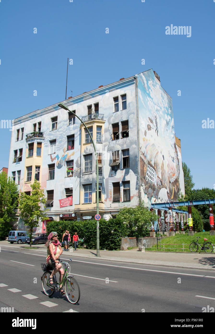 Urban art on squat tenement housing, Berlin, Germany Stock Photo - Alamy