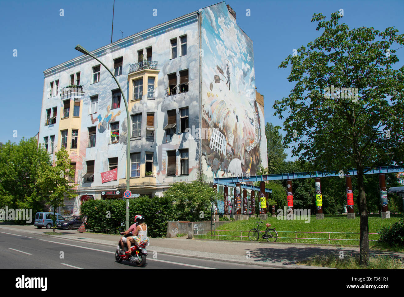 Urban art on squat tenement housing, Berlin, Germany Stock Photo - Alamy