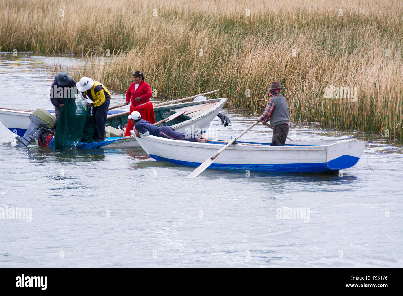 Floating reed islands of Uros, Lake Titicaca, Peru Stock Photo - Alamy