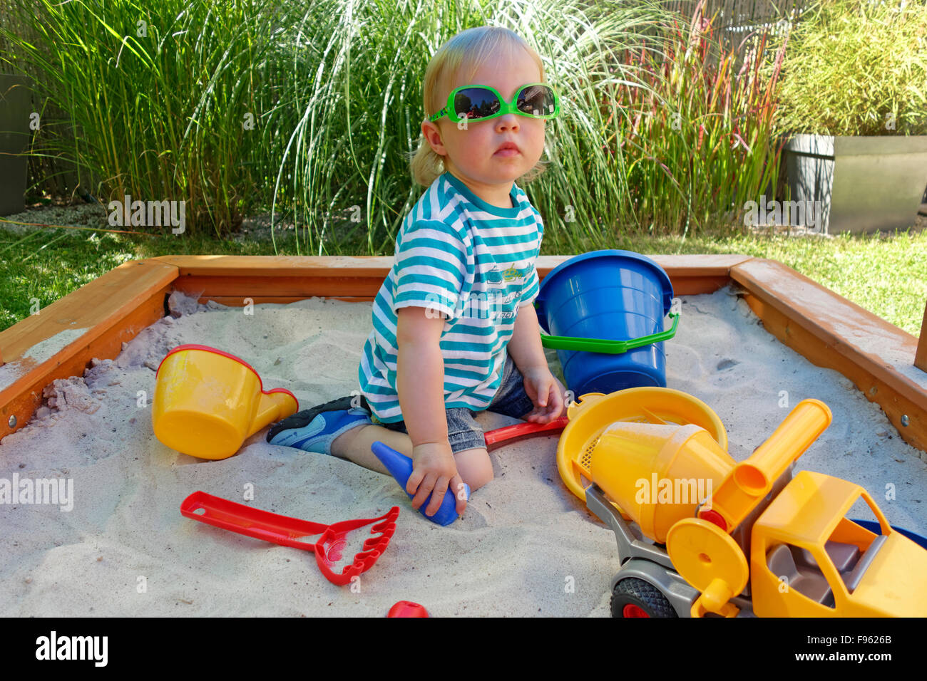 Sandbox hi-res stock photography and images - Alamy