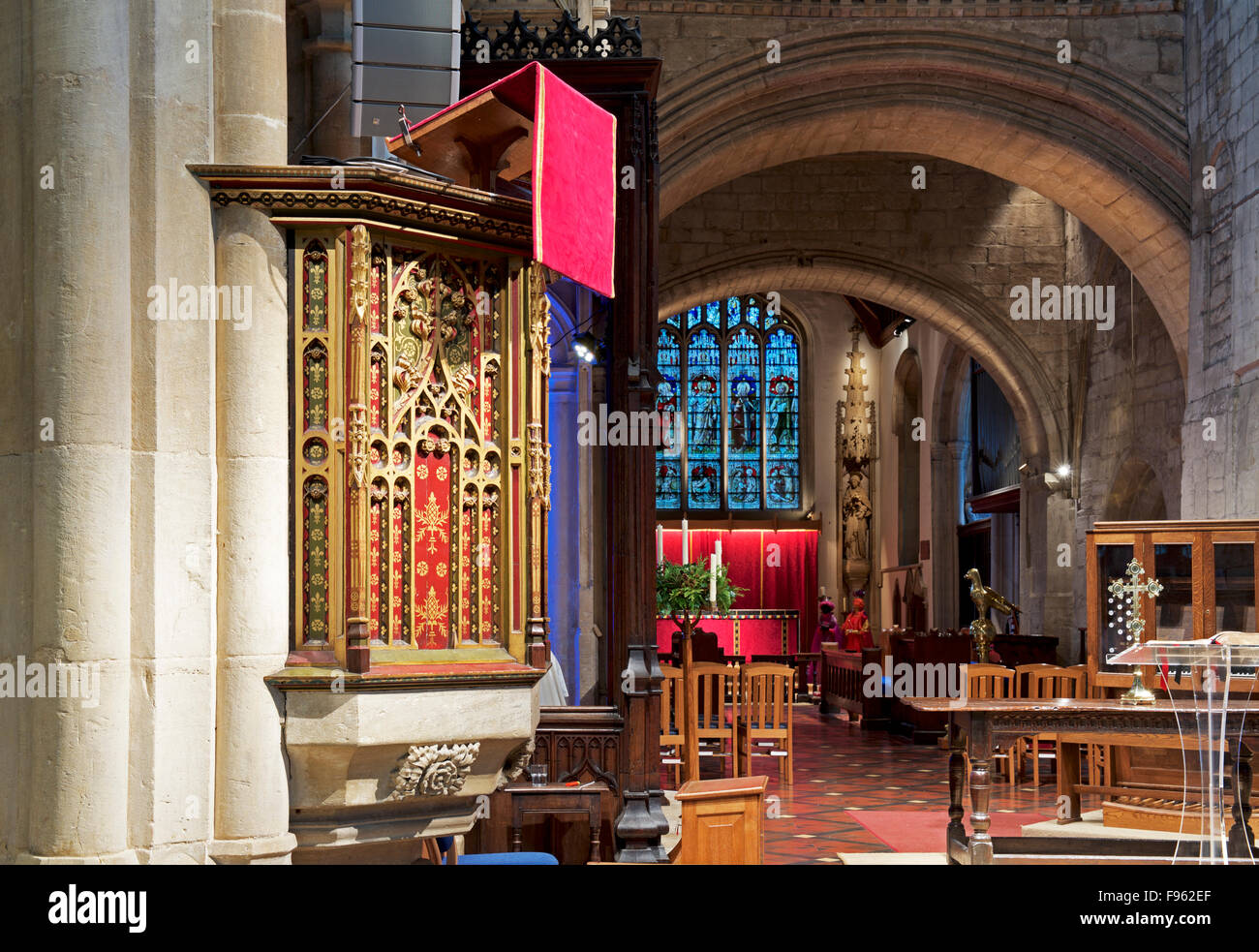 St john the baptist’s church burford hi-res stock photography and ...