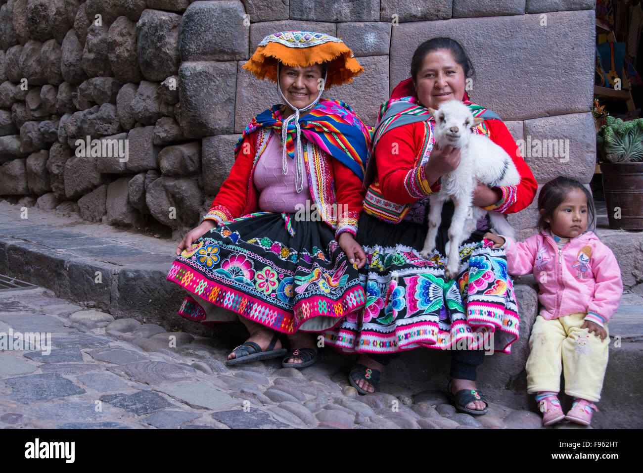 Child portraits peru hi-res stock photography and images - Alamy