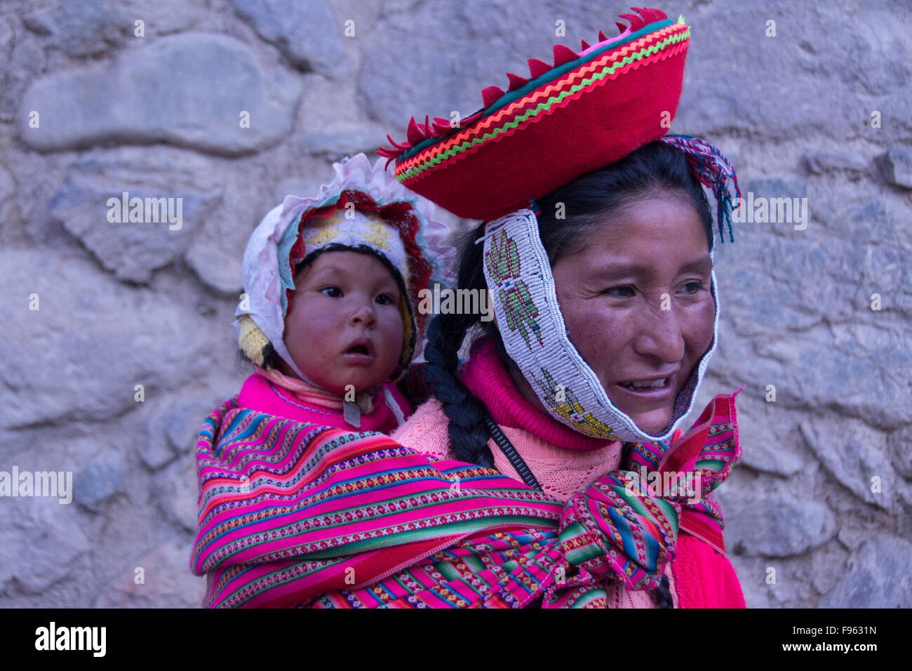Local villagers, Ollantaytambo, Peru Stock Photo - Alamy Local villagers, Ollantaytambo, Peru Stock Photo - Alamy
