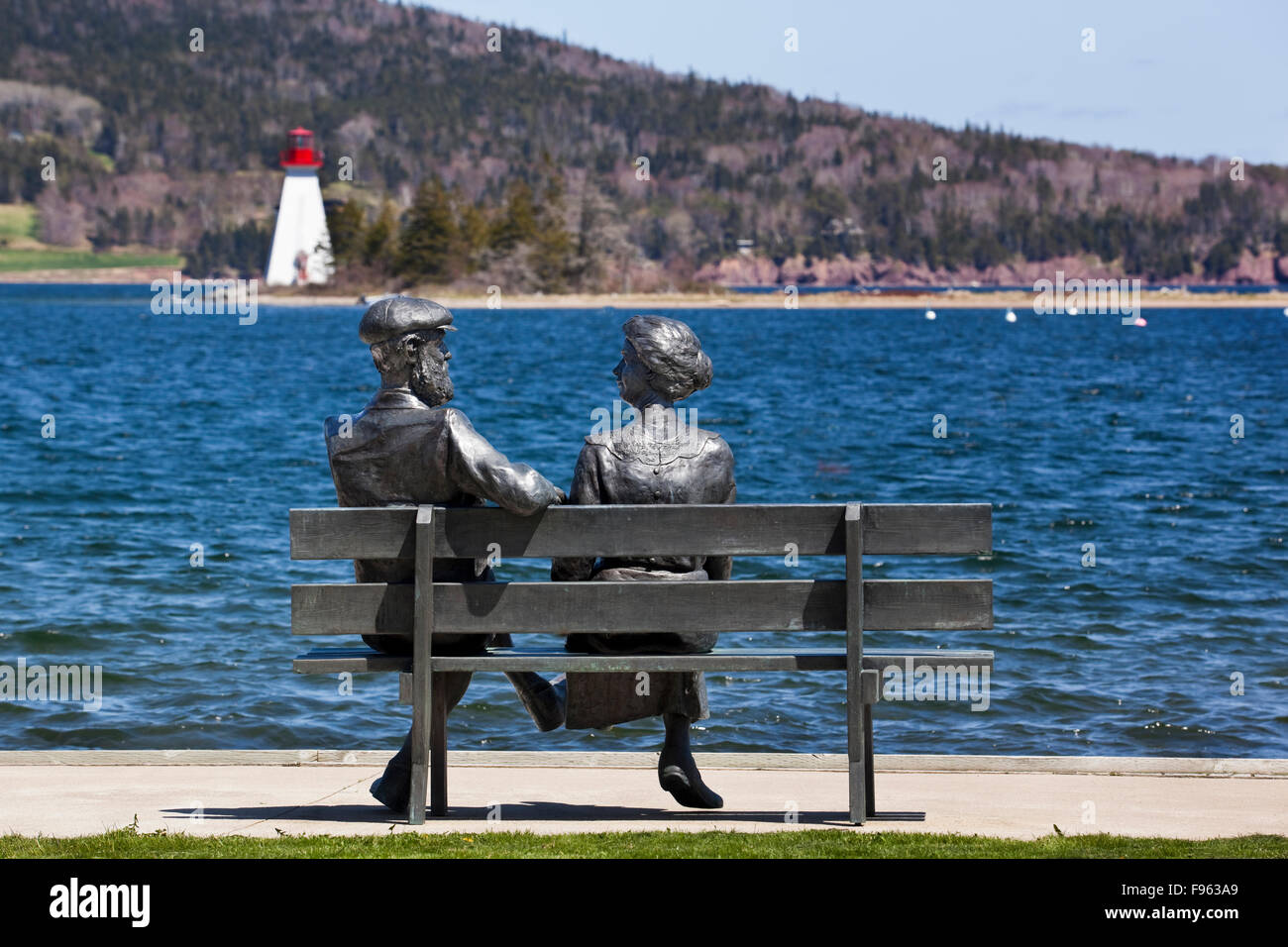 Lifesize statues hi-res stock photography and images - Alamy